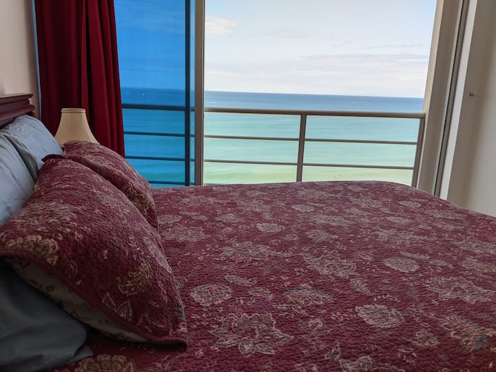 Spectacular Penthouse Ocean View Across From Beach - Salinas