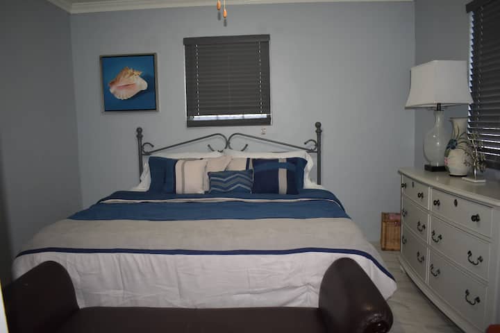 Lovely 2 Bed Apartment - Nassau