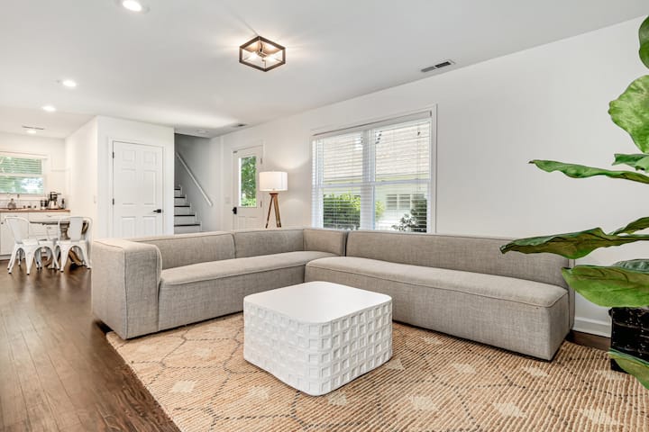 Newly Renovated Summer Paradise-pool-tennis-garden - Saint Michaels, MD
