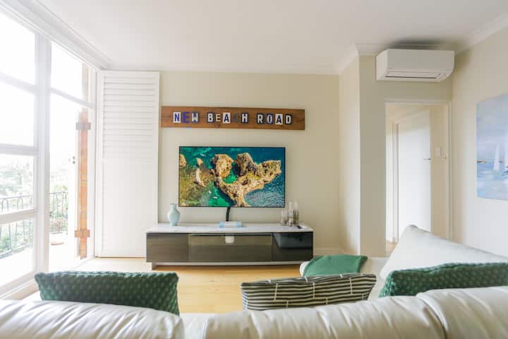 Parkfront Modern Rushcutters Bay Retreat W/parking - North Sydney