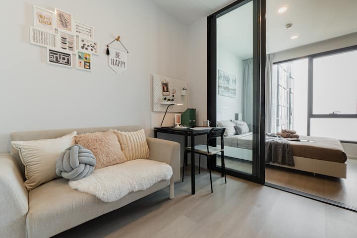 Happy Room With City Skyline View, 1step To Bts - Lak Si