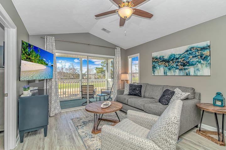 Inviting Beach Getaway, Golf Course Views- 3rd Flr - Myrtle Beach