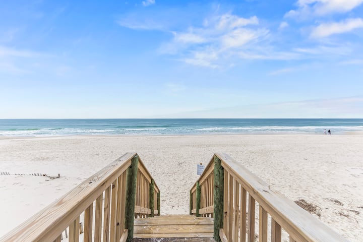 Steps From The Beach*pool*pier* - Alabama
