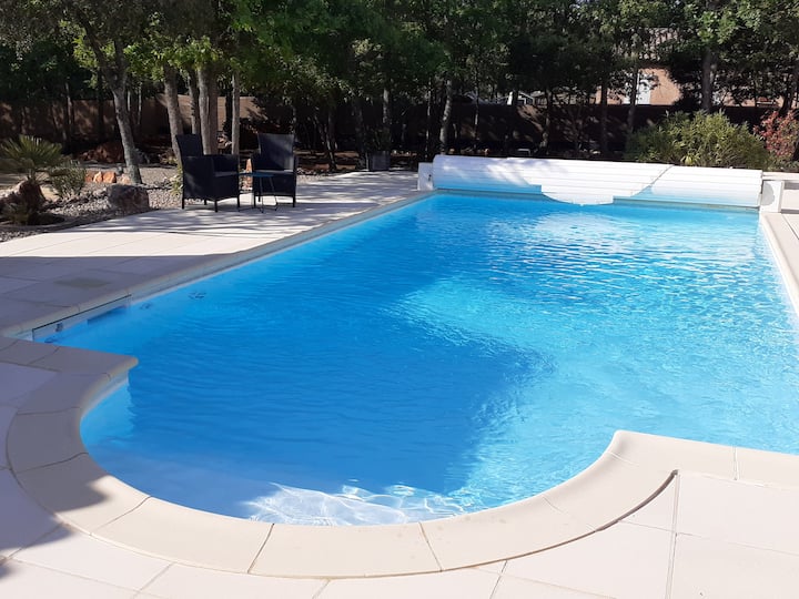 Suite Parentale Dans Authentique Mas En Provence - Régusse