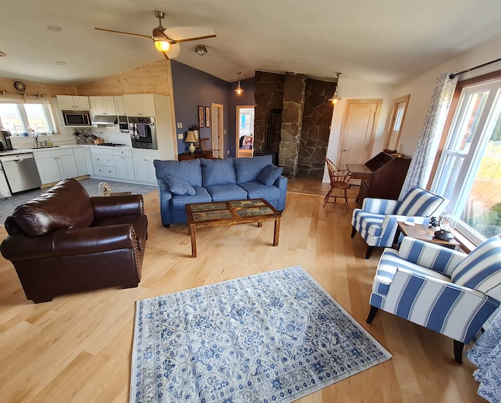 Private Cottage With Pool Between The Lakes - Cayuga Lake, NY