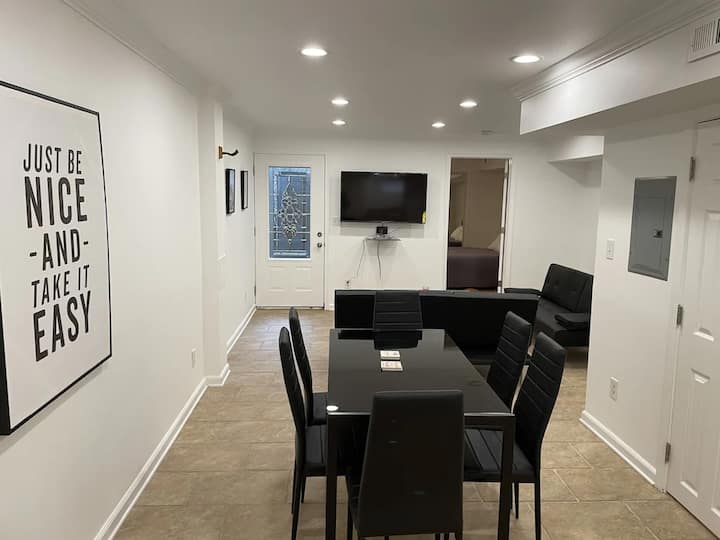 Cozy Retreat (Lower Unit) - RFK Stadium - Washington