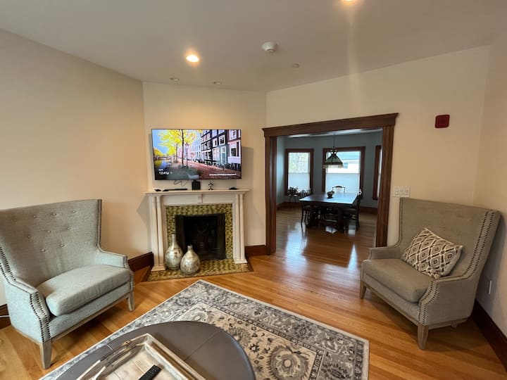 5 - Gable Room Suite - (175 Sq Ft) - Boston