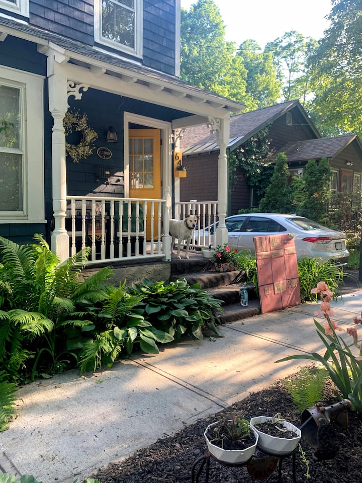 The Cutest House In Saratoga; Walk To Town & Track - Saratoga Springs, NY