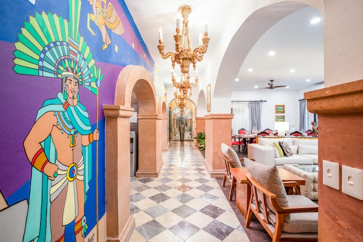 Staffed Villa, Central Pv, 2 Pools, & Breakfast! - Puerto Vallarta