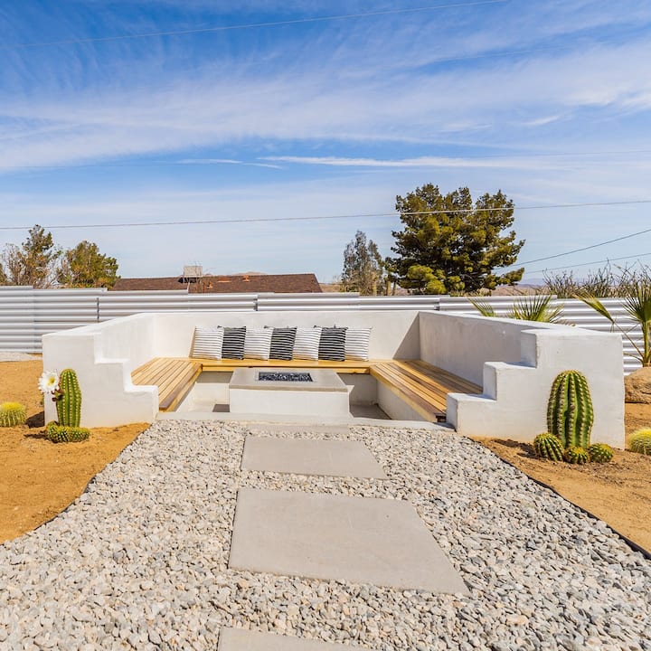 Gameroom, Stocked Kitchen, Spa, Hammocks, Stargaze - Joshua Tree, CA