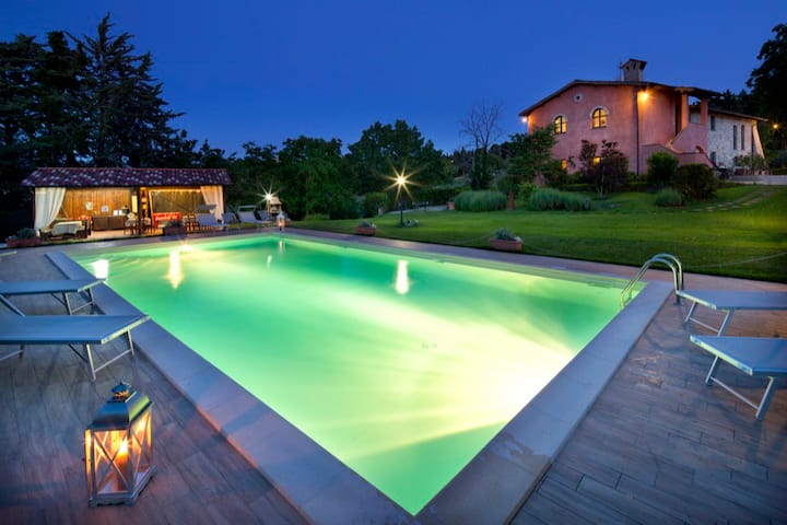 Agriturismo Ciliegio | La Tenuta Dei Ricordi - Umbría