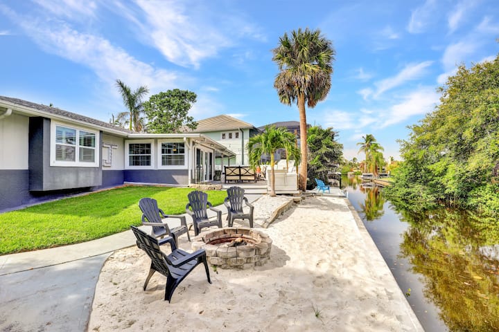 Canal Home- Gulf Access- Pet Friendly-fenced Yard - Bonita Springs, FL