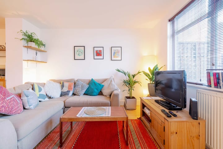 3-bedroom Duplex W/ Private Patio In Shoreditch - London