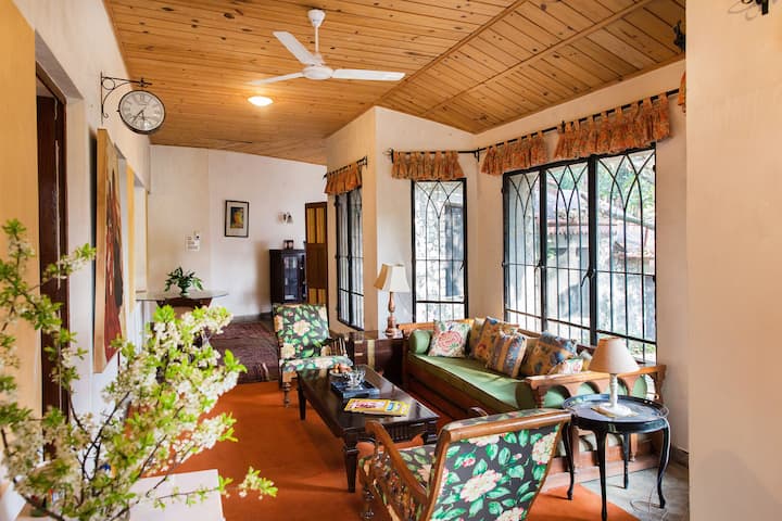 Charming 1 Bedroom With Private Sitting Area - Dehradun