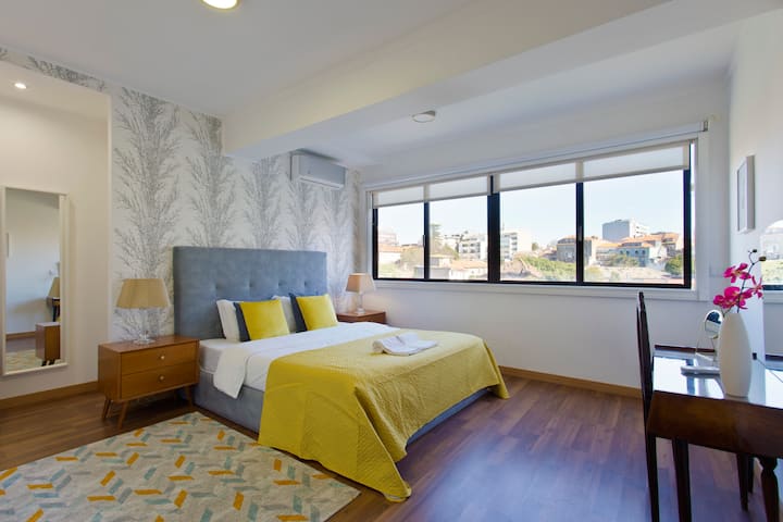 Aposentus - The First - Oporto