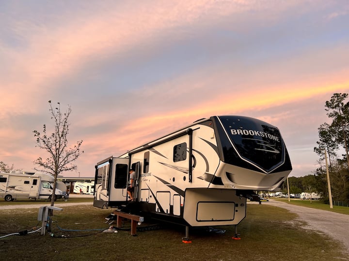 Spacious 5th Wheel - Amelia Island, FL