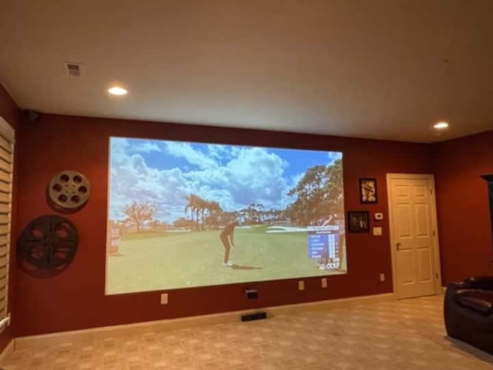 Media Rm, Pool Table, Location, Big Kitchen! - Hendersonville, NC