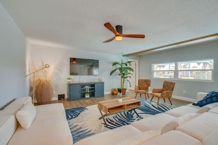 5 Bedroom, 3 Bathroom Home On Canal-north Ft Myers - Fort Myers, FL