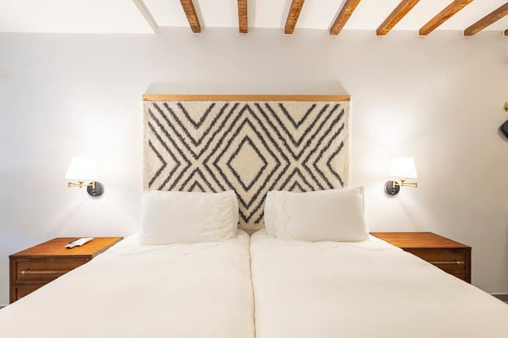 Adorable Studio, Cozy & Newly Renovated - Brighton Beach, NY