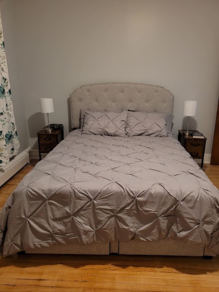 Comfy 2 Bedrm Apartment. - Montclair, NJ