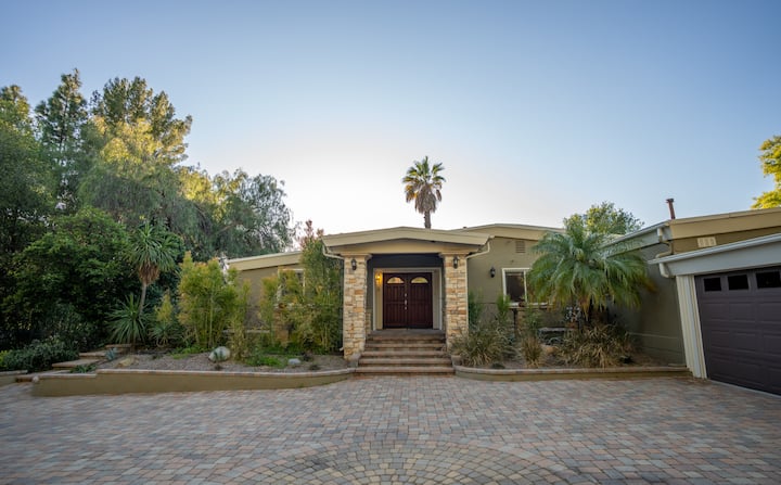 Ideal Place For Families W/ Kids - Calabasas, CA
