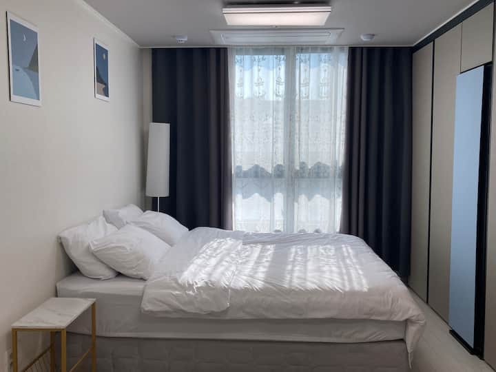 C. Moon Stay /호텔침구/구름침대/Netflix/동성로/중앙로역/유아동반 - South Korea