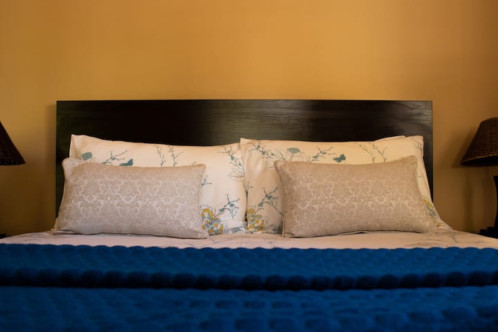 Cummings Guesthouse | Double Bedroom - Wellington, South Africa