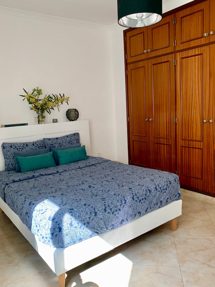 Private Bedroom - Historic Center - Near Beaches - Lagos, Portugal