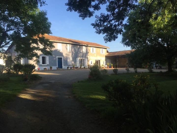 Logement Agréable à La Campagne - Mirande