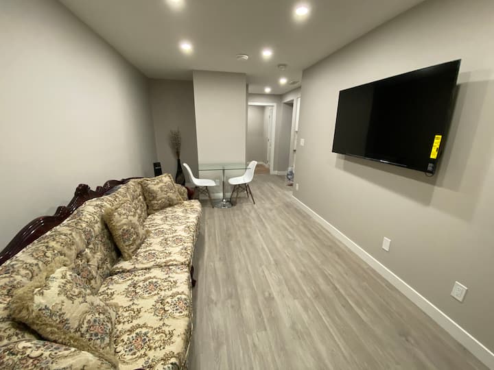 A New Adorable 1-bedroom Place With Free Parking - Calgary