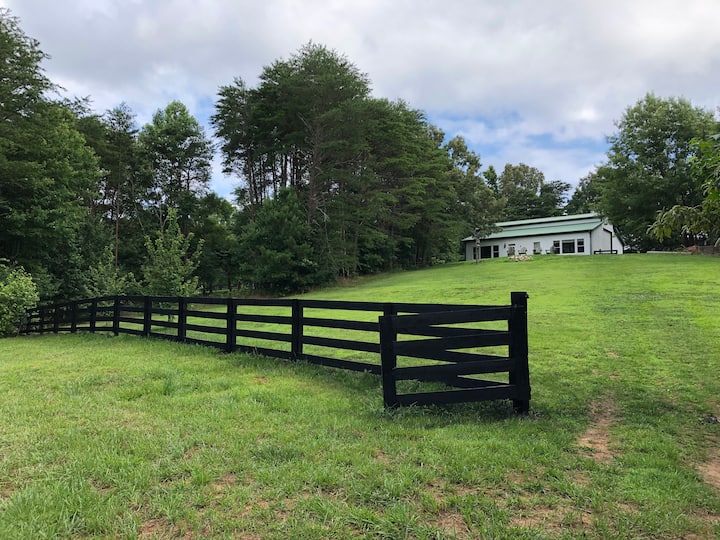 Rising Moon Farm: Farm Life With Mountain Views - Jasper, GA
