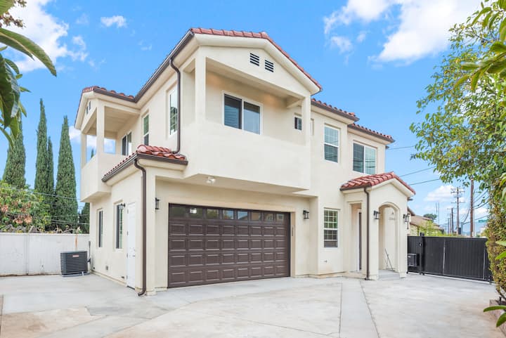 Brand New  House Close To Downtown La - Pico Rivera, CA