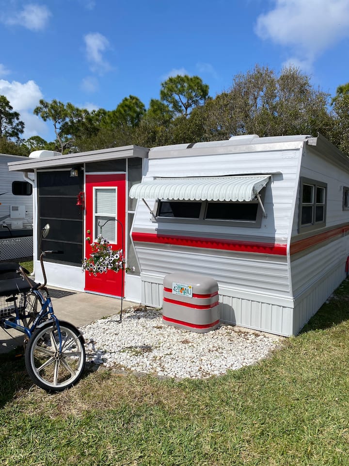 Retro Inspired Trailer In Friendly 55+ Community - Punta Gorda, FL