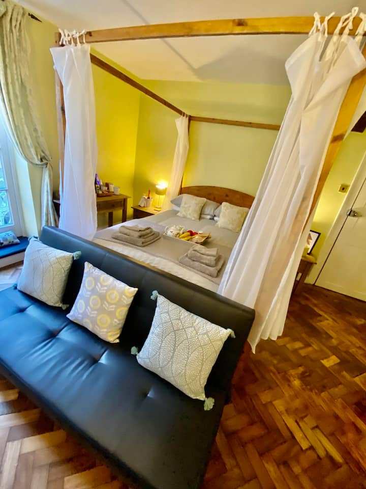 Welcoming King En-suite Room In Oxfordshire - Witney
