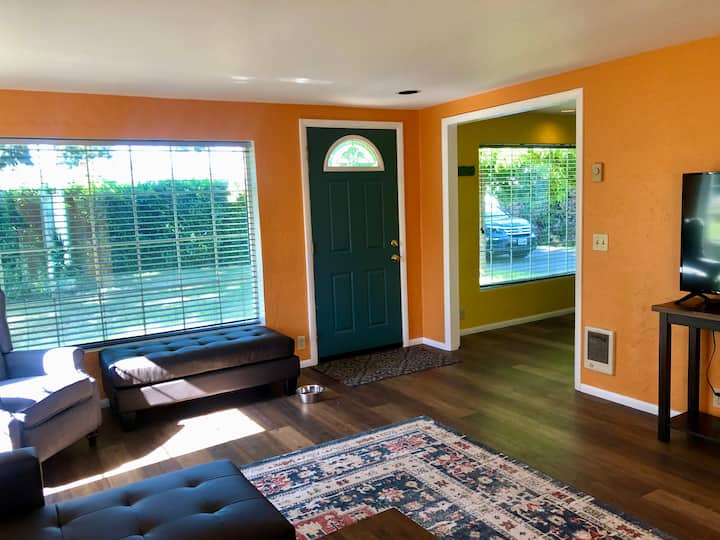 Spacious, Cheerful And Bright 2 Bedroom Home - Eugene, OR