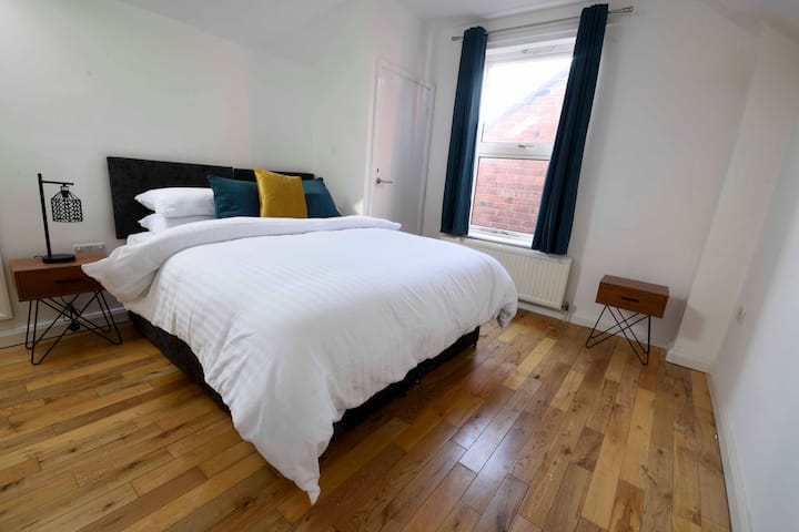 Sleeps 6 - Close To The City Centre With Parking - Nottingham