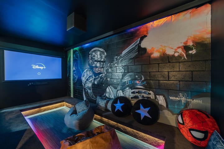 🤩 The Movie House 🎥 - West Coast