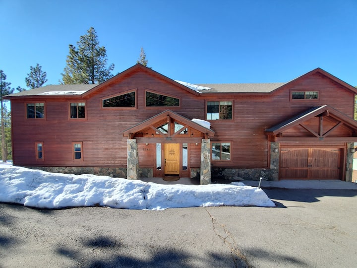 Luxury, Views, Hot Tub, Game Room, Close 2 Casinos - South Lake Tahoe
