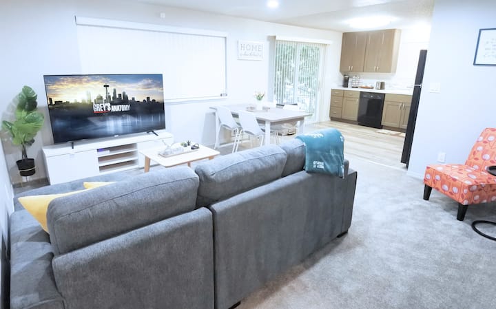 Lovely 1-bedroom Condo, Unit 2, 1min From I5 - Edmonds, WA