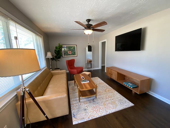 Walk To Masters! Charming Three Br Azalea Cottage - Augusta, GA