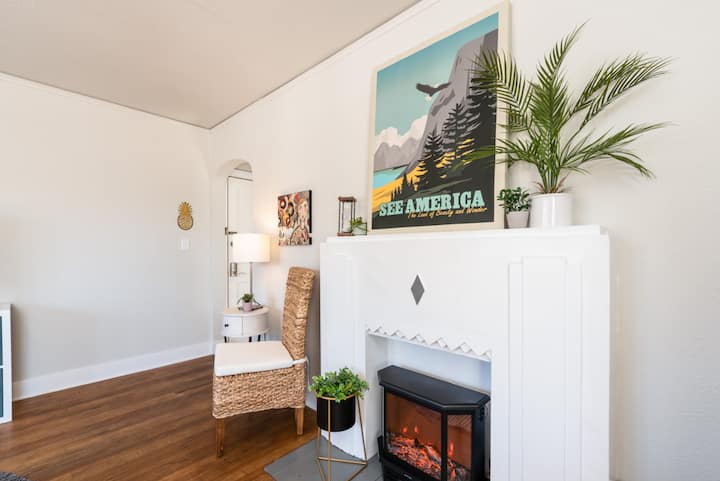 "Stylish Top-floor Stay In Downtown Bismarck" - Bismarck, ND