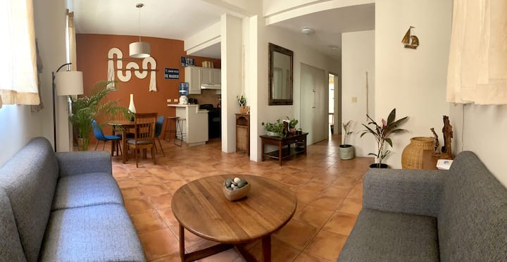 La Cacho Chill 2br Apt. With Pvte. Patio & Parking - Tijuana