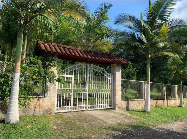 Finca Campestre En Mesitas Del Colegio - La Mesa
