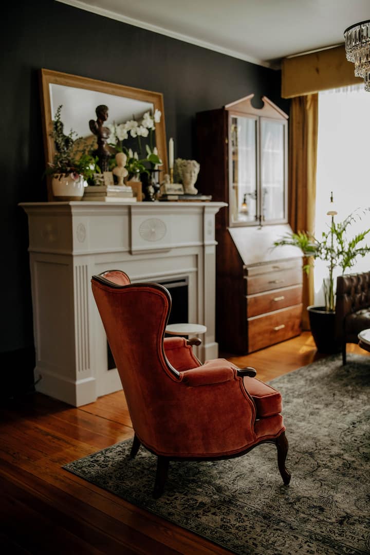 Cozy Cabin Style Stay In The Middle Of Downtown - Blue Ridge, GA