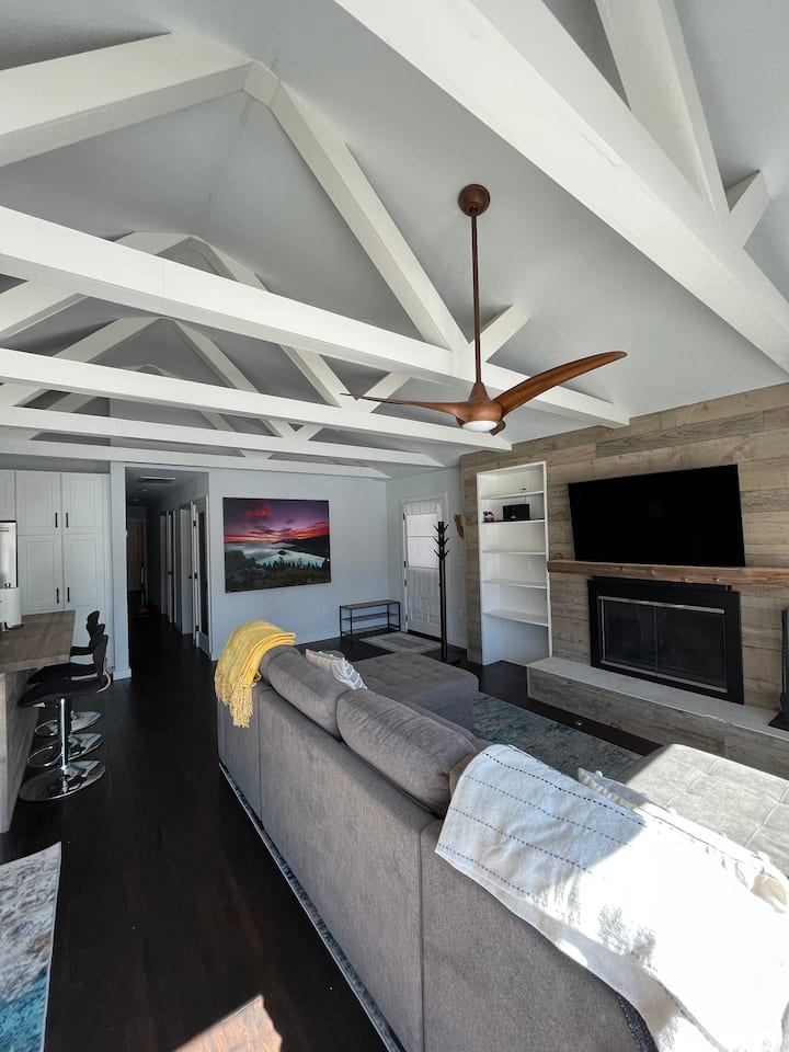 Ideal Escape! Waterfront 2/2 Home In Tahoe Keys - South Lake Tahoe, CA