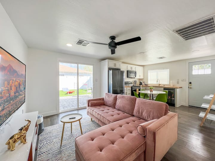 Trendy 🏠 Near Coffee, Food, & Downtown! - フェニックス, AZ