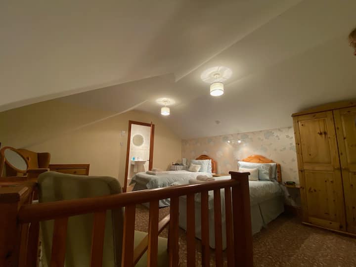 Welcoming Family Run Bed & Breakfast - Tewkesbury