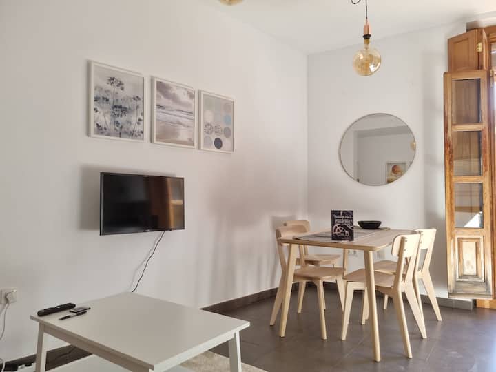 Lovely Apartment In Russafa - Valencia