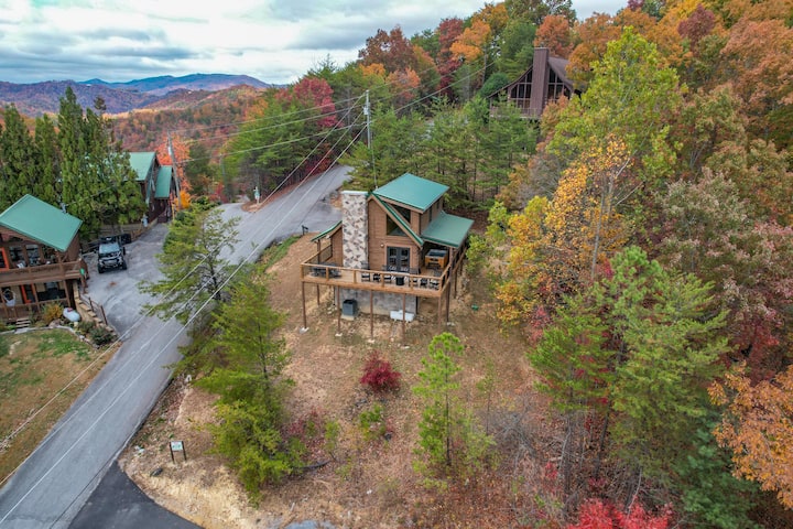 Highland Haven | Cozy, Hot Tub, Mtn View, Fire Pit - Townsend, TN