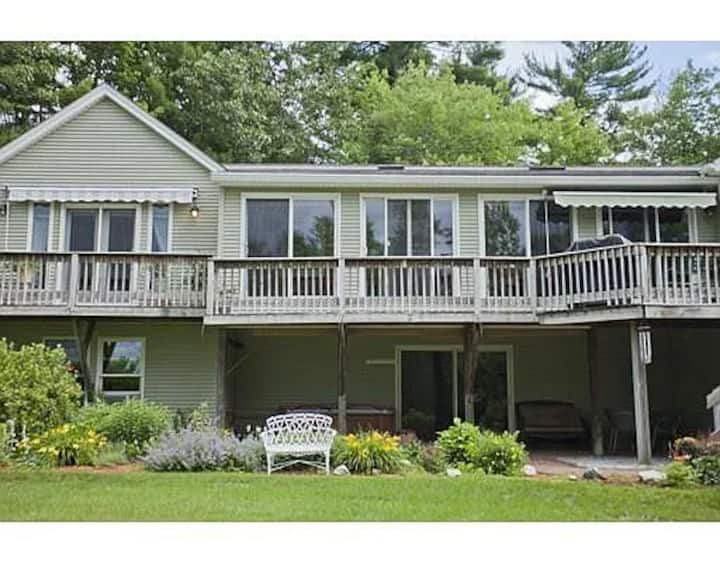 Beautiful, Spacious 3 Br Home In Private Setting. - Southampton, MA